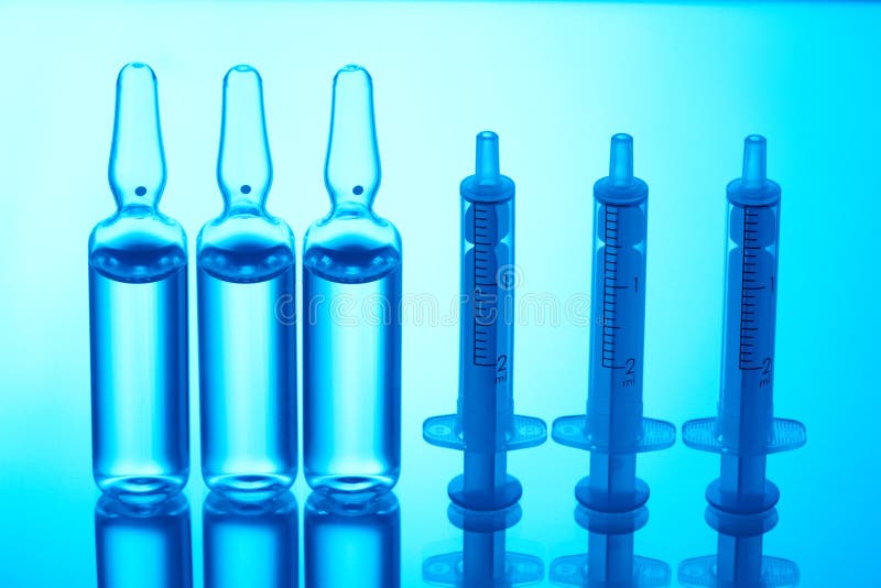Ampullen und Spritzen stockbild. Bild von betäuben, konzepte - 12877975