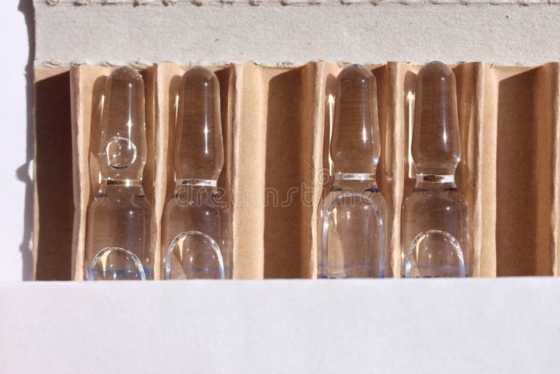 Satz Ampullen Mit Medizin Oder Kosmetikgesichtshautpflege-PR Stockbild ...