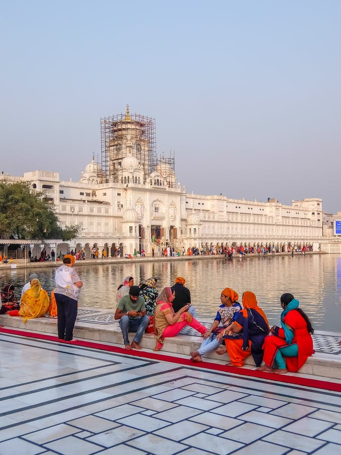 Devotees Visiting Golden Temple in Amritsar Editorial Photography ...