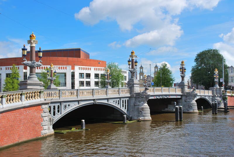 Amsterdam. Blauwe Brug stock foto. Image of oriëntatiepunt - 21177474