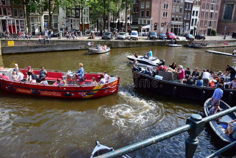Amsterdam canal editorial photo. Image of channel, house - 76396071