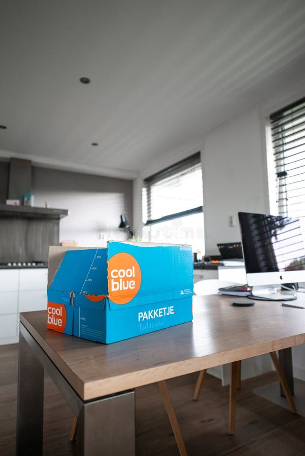 Coolblue package deliverd editorial image. Image of interior - 148831705