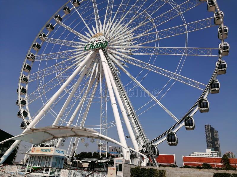 Amusement Park Ferris Wheel in Bangkok Editorial Image - Image of ...