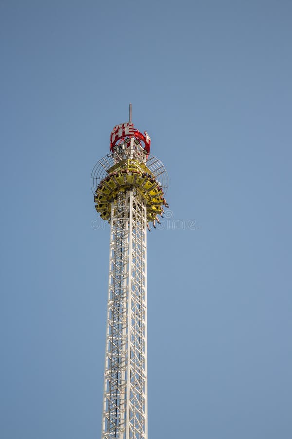 Amusement park ride editorial image. Image of entertainment - 98700085