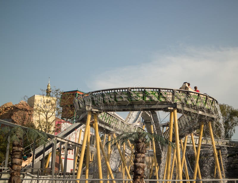 Amusement park ride editorial image. Image of amusement - 98699985