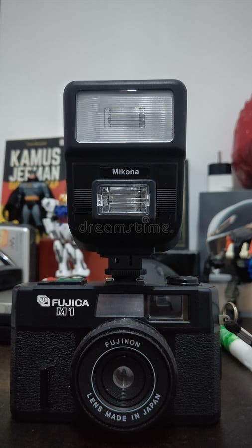 Analog Camera FUJICA M1 editorial photo. Image of camera - 267597591