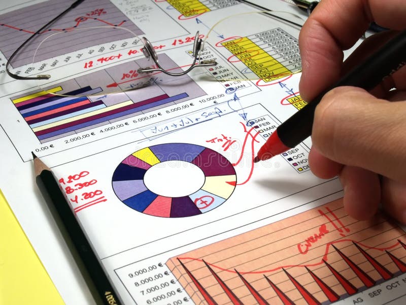 Analyse de graphique image stock. Image du analyste, annuel - 5139129