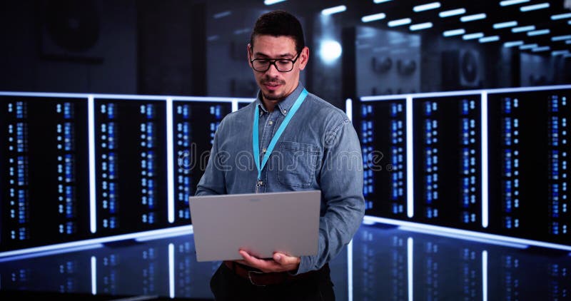 Analyst Engineer in Cloud Data Center Stock Photo - Image of database ...