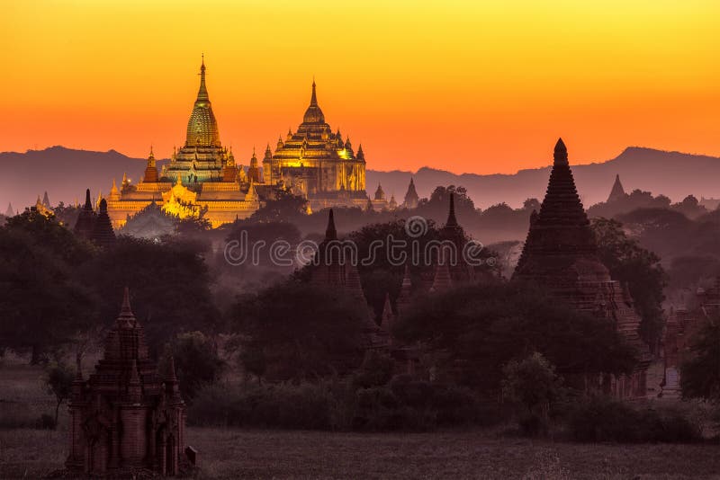 Ananda pagoda at dusk stock image. Image of ancient, lighted - 54686395