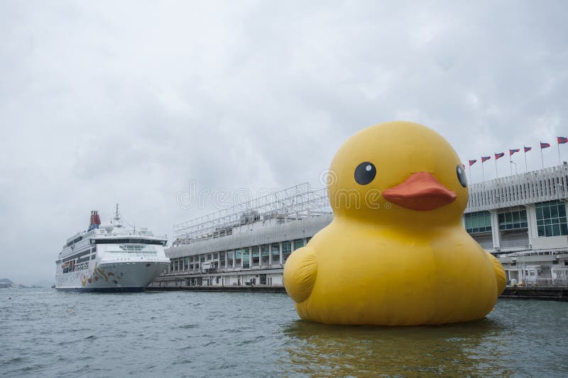 Anatra Di Gomma in Hong Kong Fotografia Editoriale - Immagine di gomma ...