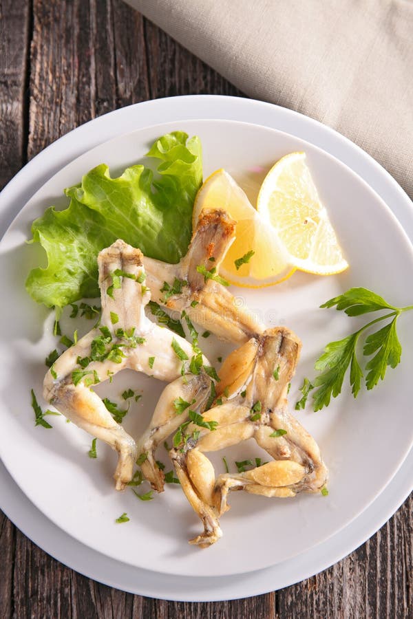 Anca de rana frita imagen de archivo. Imagen de aperitivo - 46925763