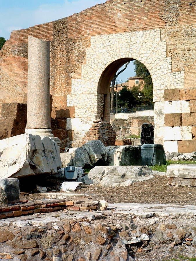 Ancient Architecture - Roman Ruins Picture. Image: 1472091