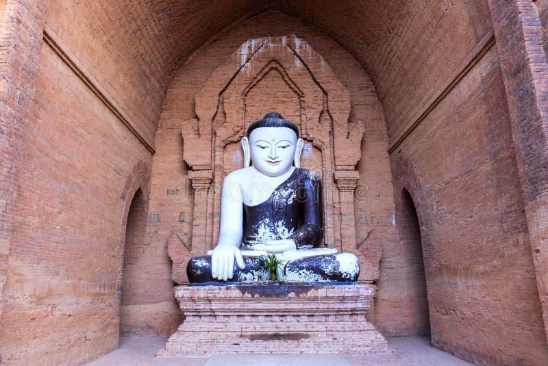 An ancient buddha statue stock image. Image of ancient - 61833733