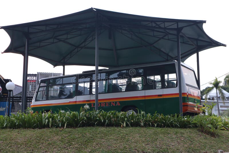 Ancient Bus in the Middle of the Park during the Day Editorial Photo ...
