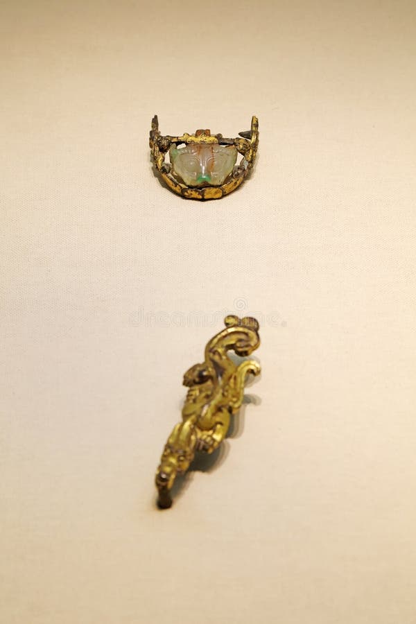 Ancient Chinese Bronze Utensils, Unearthed Cultural Relics Editorial ...