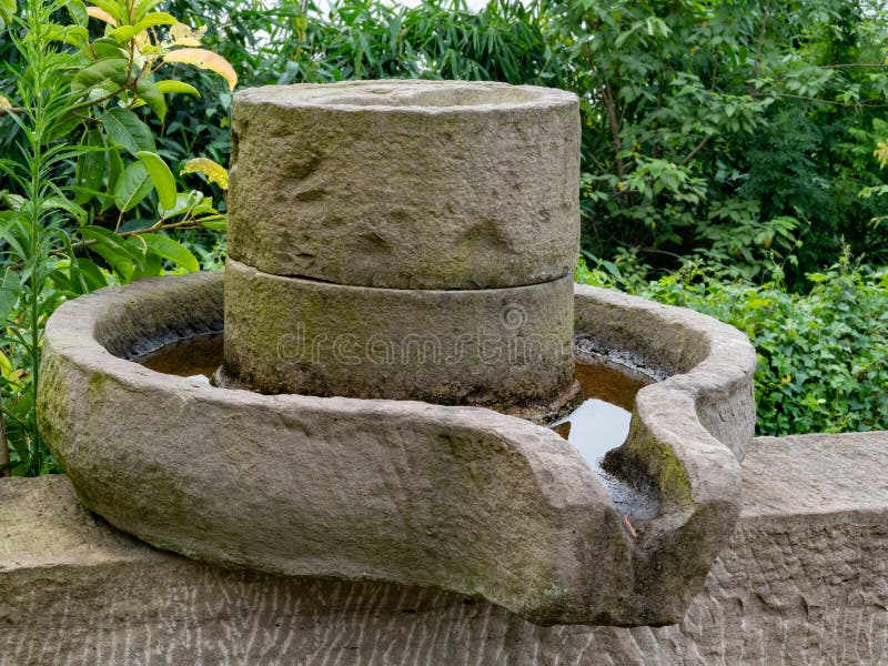 Ancient Chinese Stone Hand Grain Mill Stock Photo - Image of bamboo ...