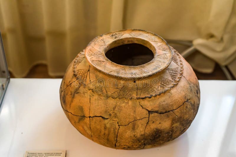 Ancient Clay Pot on Display in Museum Editorial Photography - Image of ...