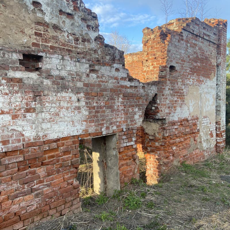 Ancient Destroyed Red Brick Building Stock Photo - Image of brick ...