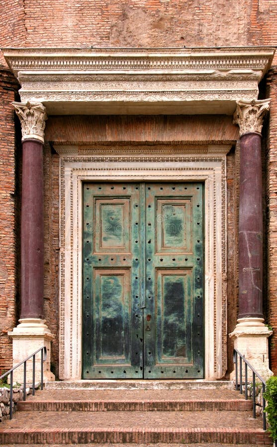 83+ Ancient door columns Free Stock Photos - StockFreeImages