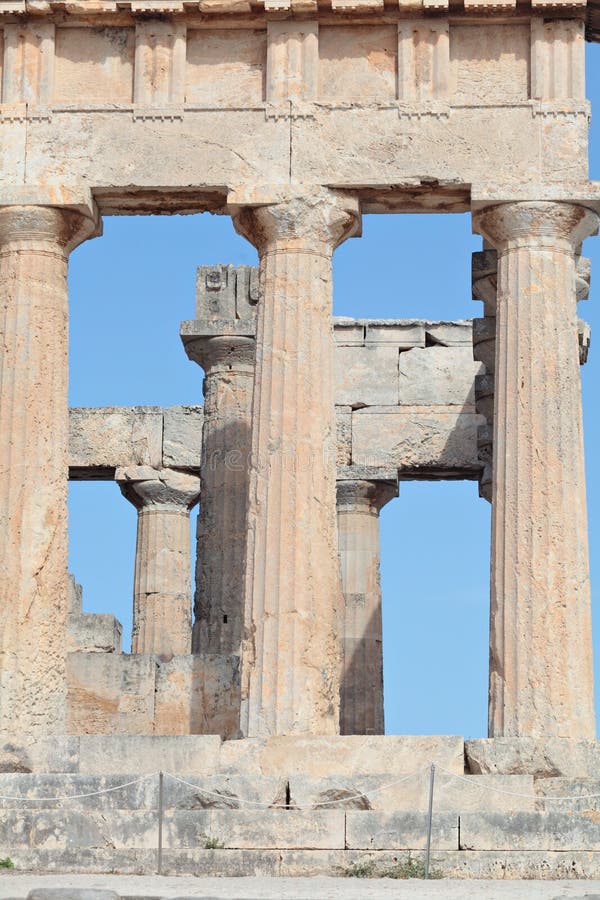 Ancient Doric columns stock image. Image of aphaia, carved - 27834867