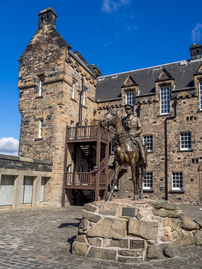 Ancient Edinburgh Castle, Scotland Editorial Stock Photo - Image of ...