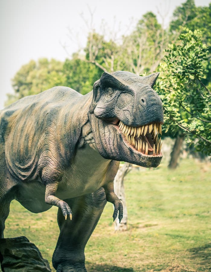 Ancient Extinct Dinosaur Tyrannosaurus Stock Image - Image of park ...