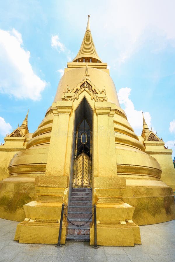 The Ancient Golden Mosaic Pagoda at Wat Prakeaw Stock Image - Image of ...