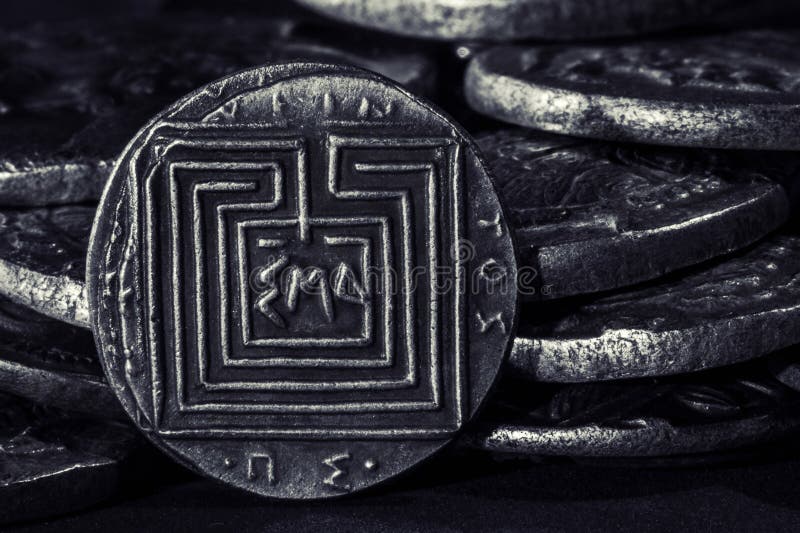 Ancient Greek Coin, Crete, Knossos, Labyrinth at Knossos, Minotaur ...