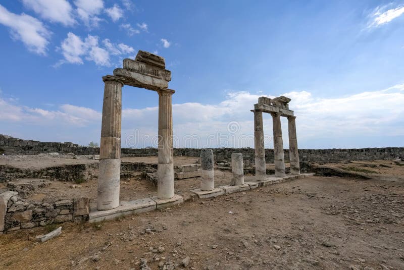 Ancient Greek Temple Columns at Pamukkale, Turkey Editorial Image ...