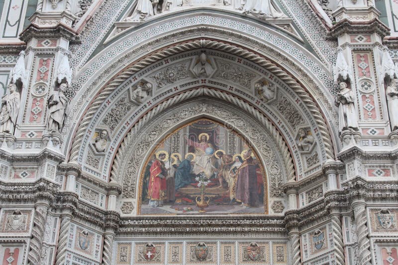 Ancient Grey Statues Building Roman Editorial Image - Image of side ...