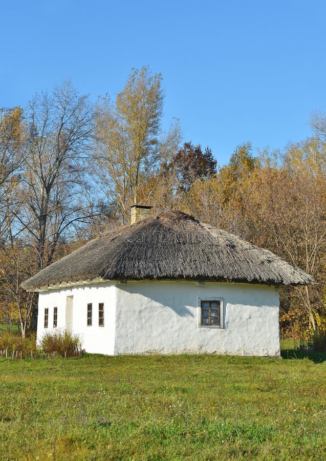 Ancient Hut with a Straw Roof Stock Image - Image of pirogovo, cart ...