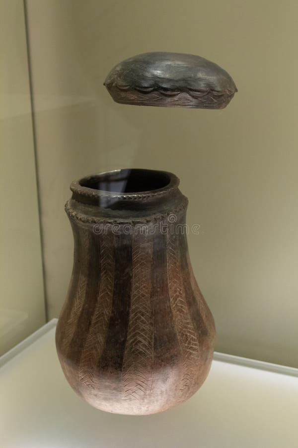 Poporo Vase Stock Photos - Free & Royalty-Free Stock Photos from Dreamstime