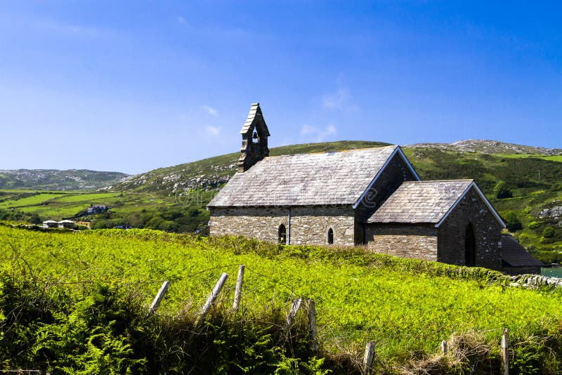 Ancient Irish Church in Blue Sky Stock Image - Image of blue, natuur ...