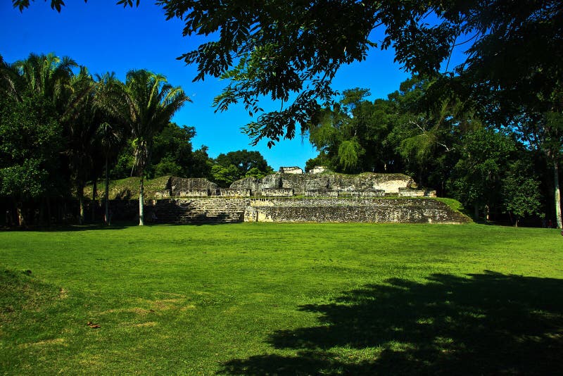 Ancient Maya plaza stock image. Image of woman, west, viejo - 5597585