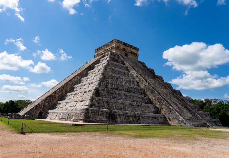 Ancient Mayan Pyramid of Kukulkan in Chichen Itza Stock Photo - Image ...