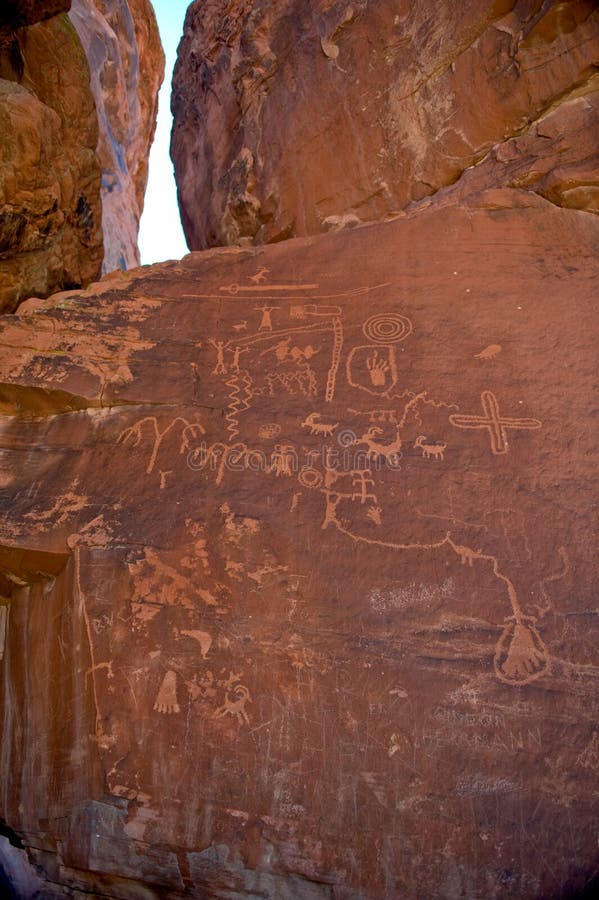 Ancient Petroglyph Drawings Stock Photography - Image: 6669582