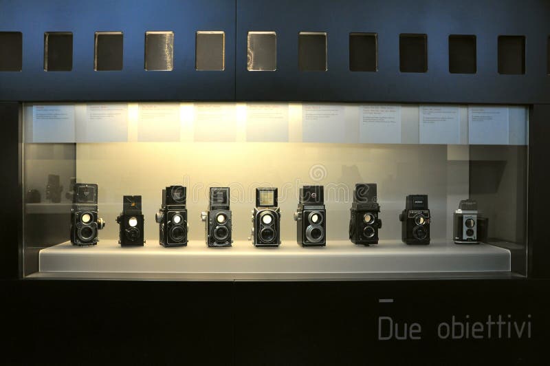 Ancient Photographic Cameras Editorial Stock Image - Image of gear ...