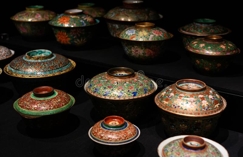 Ancient Porcelain Containers are on Display at the National Museum of ...