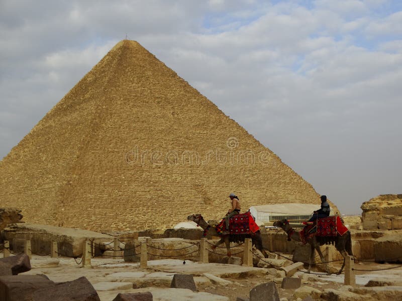 Giza Pyramids, Egypt editorial stock image. Image of egypt - 137961119