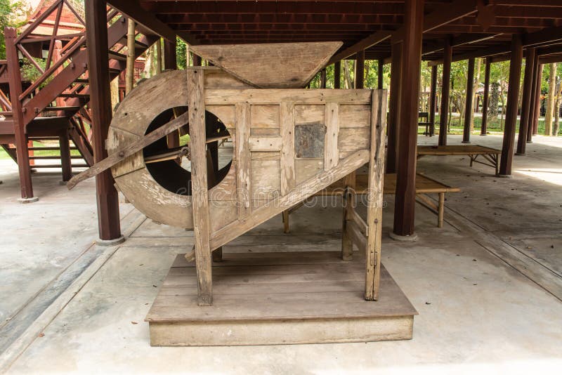 Ancient Rice Milling Machine Used for Changing the Paddy into Rice ...