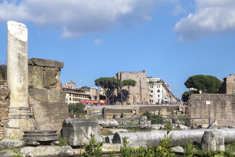 Ancient Roman Ruins in Rome Editorial Photo - Image of empire, tourism ...