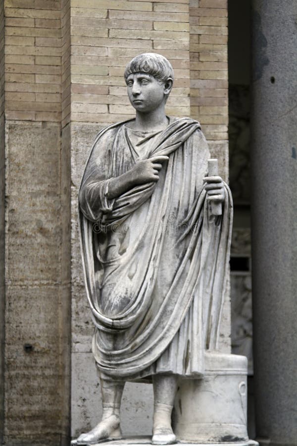 Ancient roman statue stock image. Image of roman, detail - 33377089