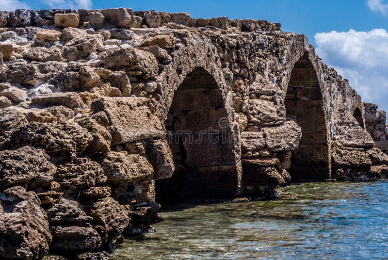 Stone arch bridge on water stock photo. Image of nature - 111309488