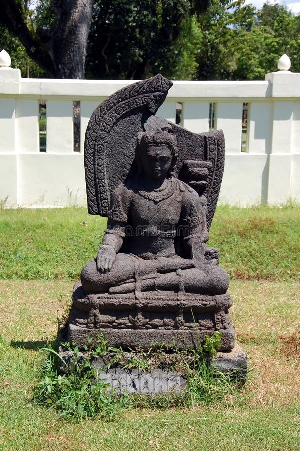 Ancient Sculpture of Buddha Stock Image - Image of head, indonesia ...
