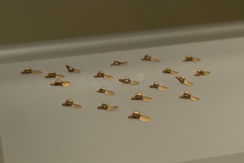 Collar Circulo Dorado Stock Photos - Free & Royalty-Free Stock Photos ...