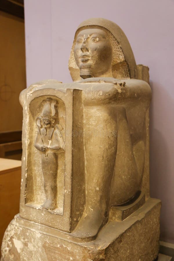 Ancient Statue - Egyptian Museum Editorial Photo - Image of bracelets ...