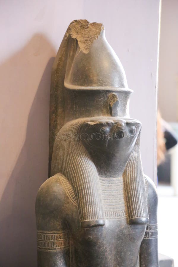 Ancient Statue - Egyptian Museum Editorial Stock Photo - Image of ...