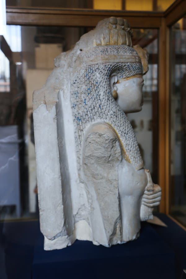 Ancient Statue - Egyptian Museum Editorial Stock Photo - Image of ...