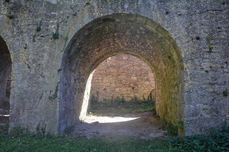 Ancient Stone Arch of a Castle Stock Photo - Image of enter, hard: 77100970