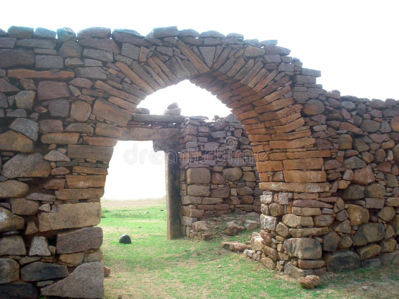 Ancient Stone arch stock image. Image of hanamappa, karnataka - 95323609